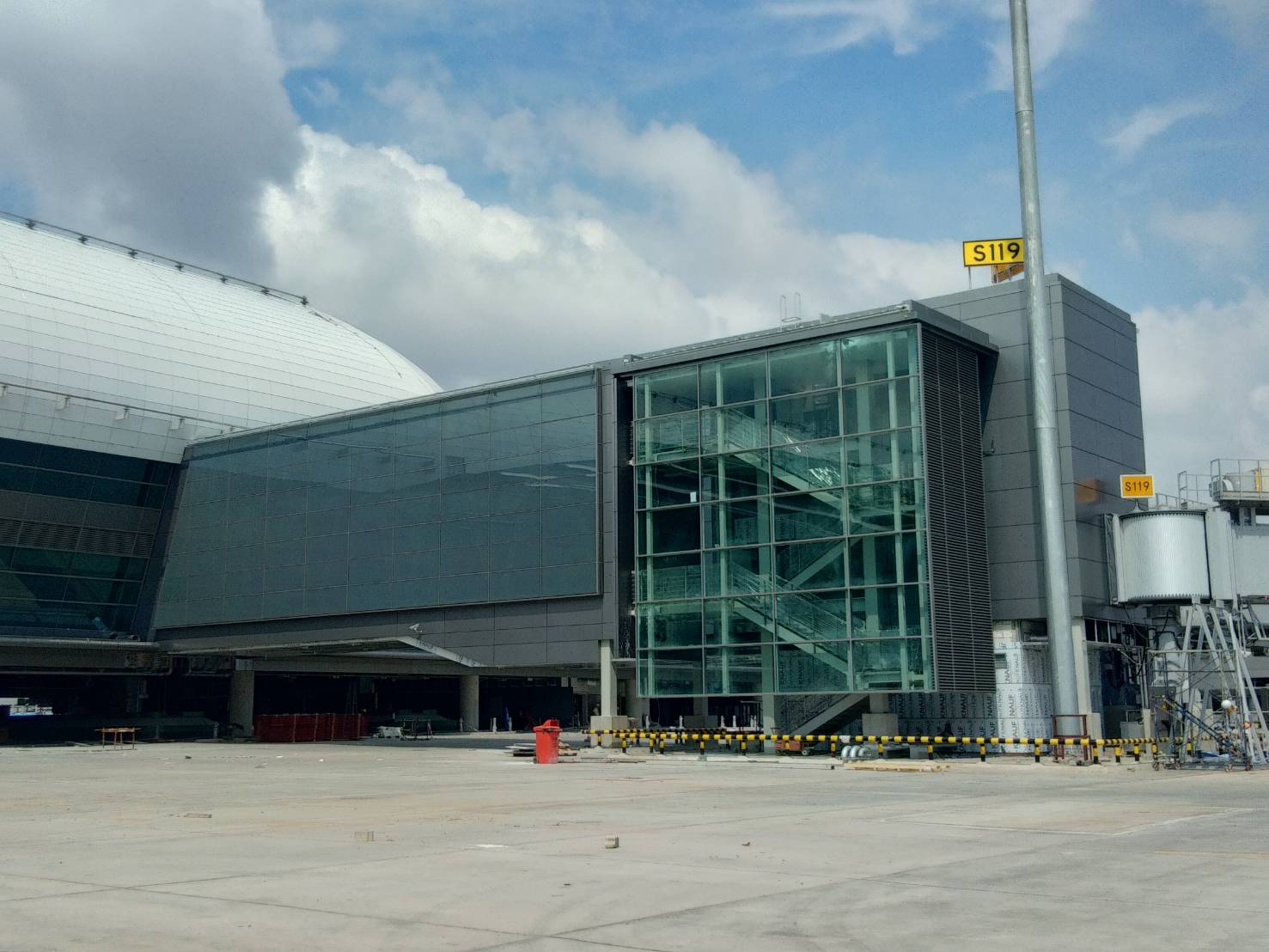 Suvarnabhumi Airport Extension 1 – KAMA – Façade Specialist